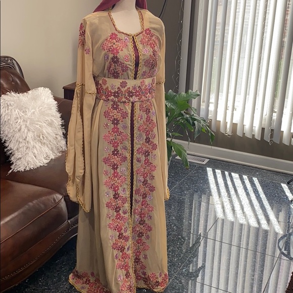 Henna Palestinian Clothing